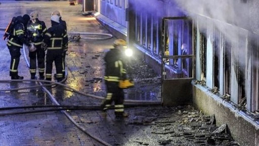 Swedish mosque hit by arson in Eskilstuna, injuring five - BBC News