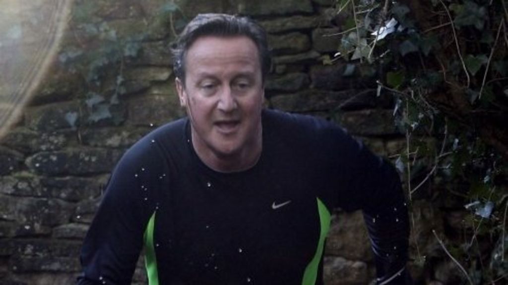 David Cameron joins runners in Cotswolds festive challenge - BBC News