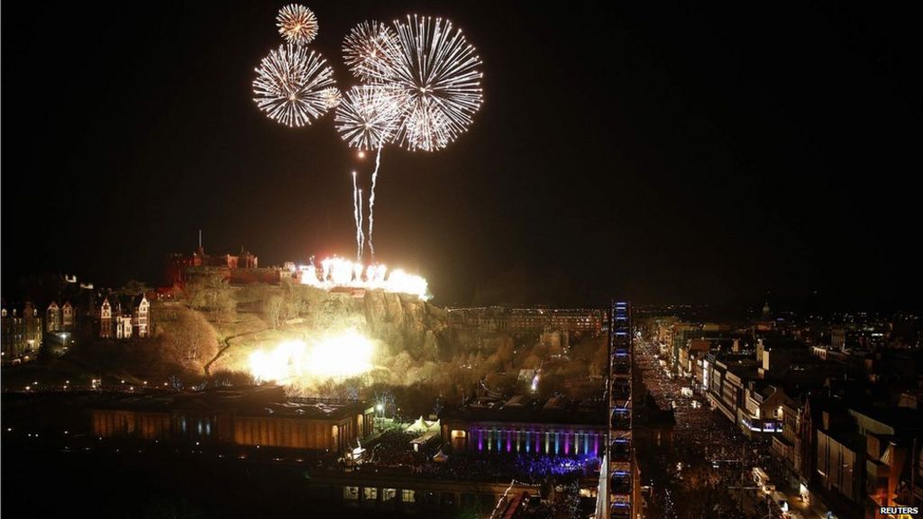 Thousands join Hogmanay celebrations across Scotland - BBC News