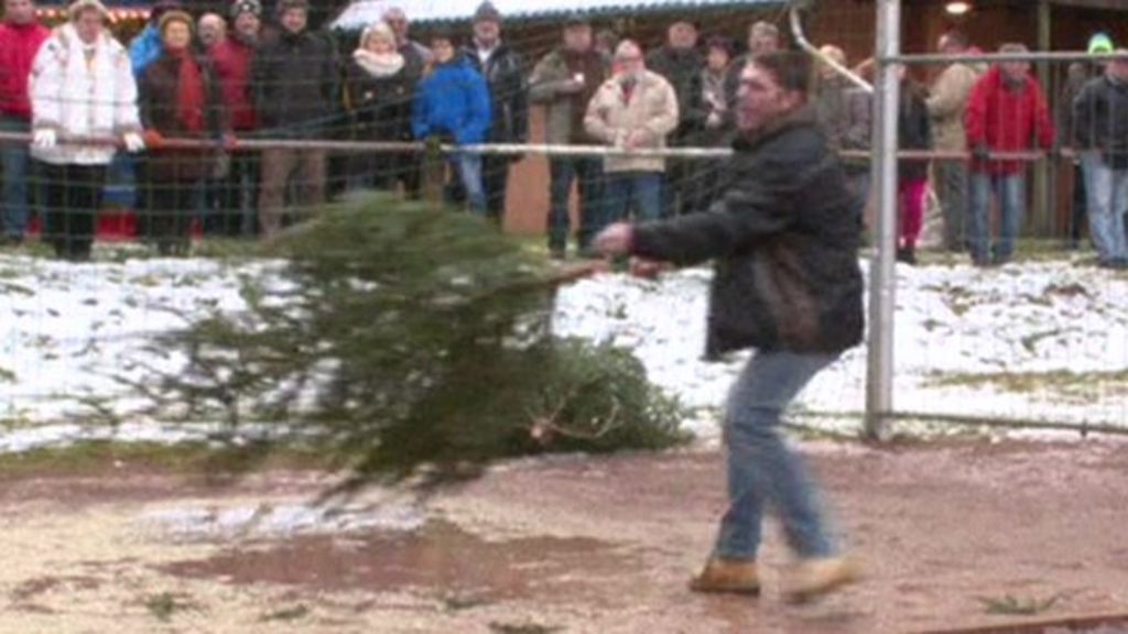 Christmas Tree Throwing World Championships - BBC Newsround