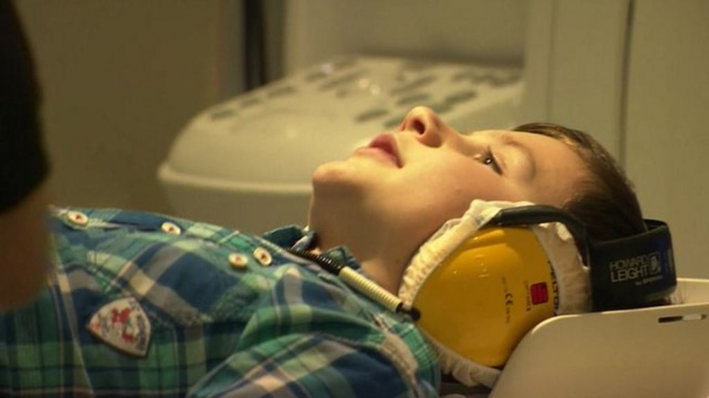 Autism: World's largest study aims to find best support - BBC News