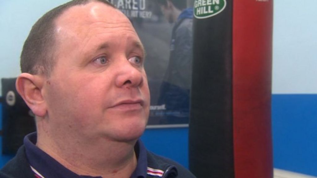 Boxing champion Paul Ingle 'good to be back' - BBC News