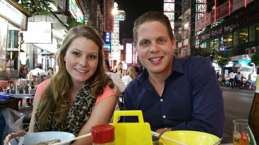 Elizabeth Gallagher travellers return home to Canada - BBC News