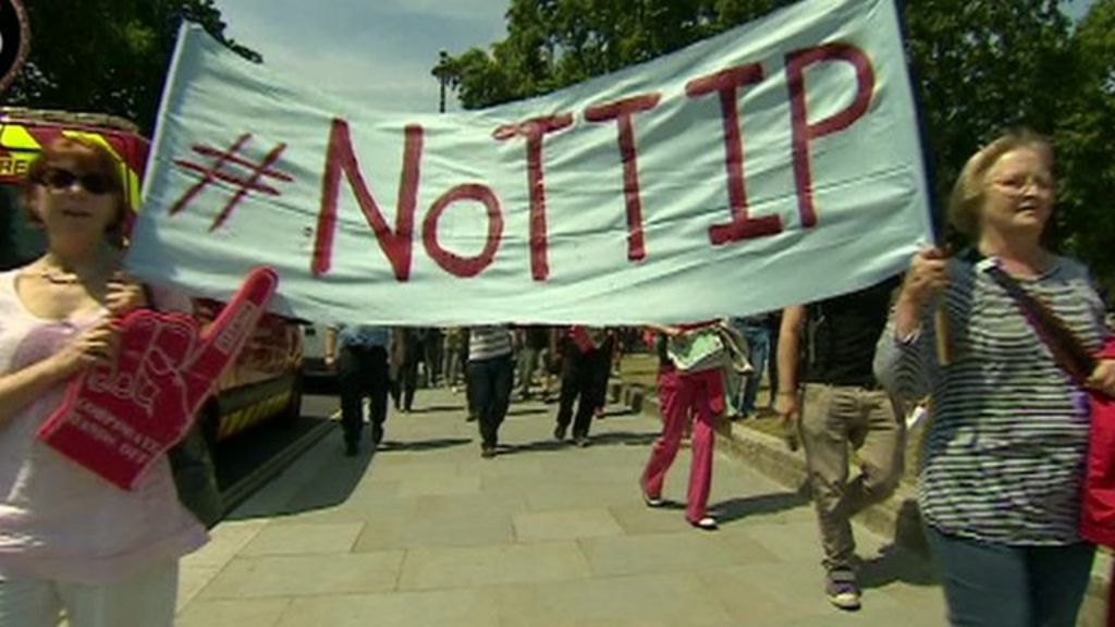 European week: Paris shootings and TTIP protests - BBC News