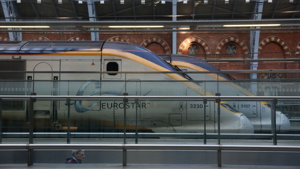 Channel Tunnel: Eurostar resumes after disruption - BBC News