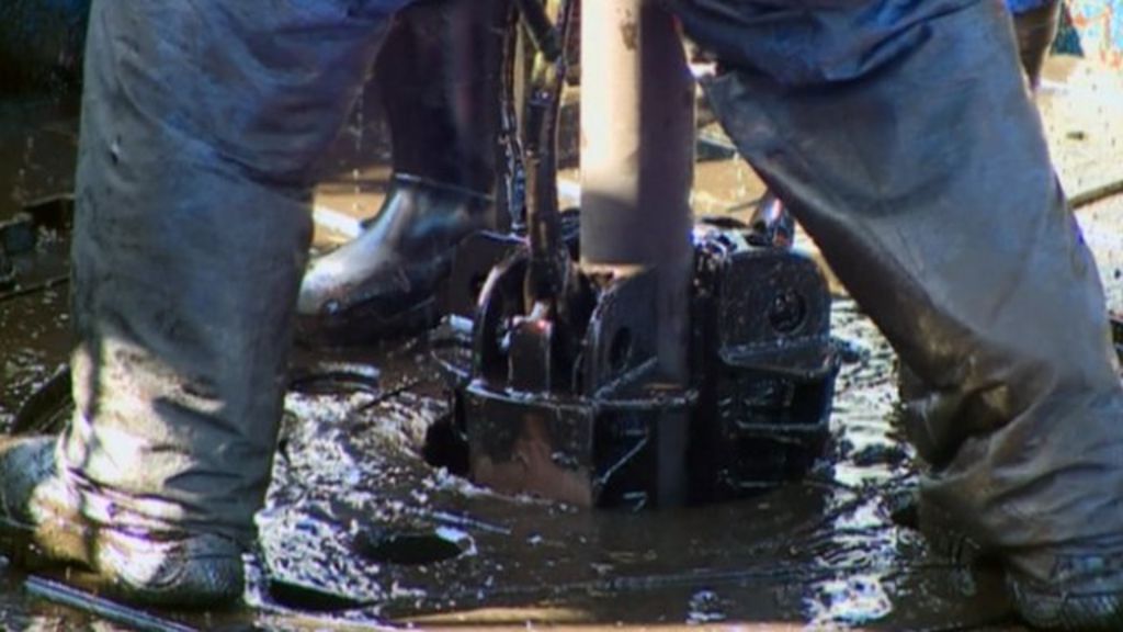 Smith Commission: Power to frack onshore oil and gas - BBC News