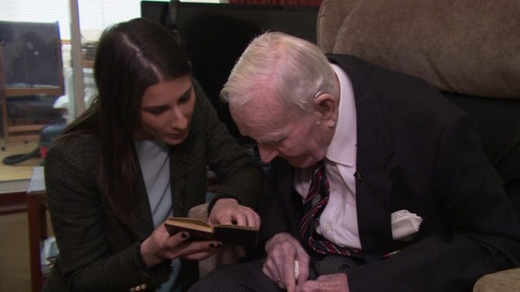 WW2 veteran Robbie Clark recalls Long March - BBC News