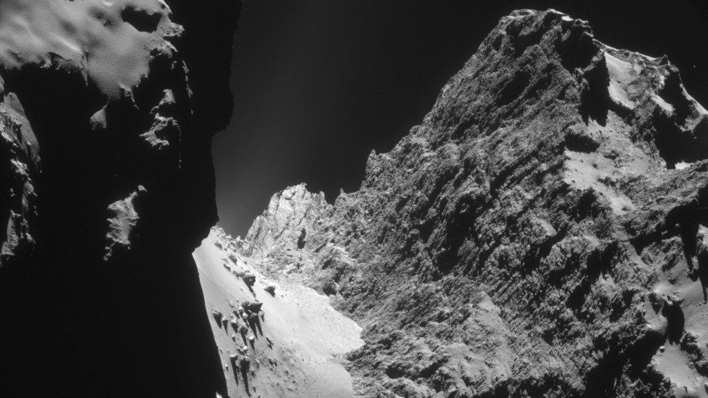Rosetta: 'Goosebumps' on 'space duck' hint at comet formation - BBC News