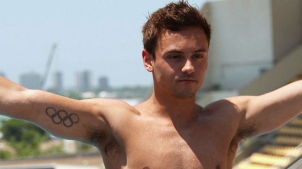 Tom Daley reveals new 'firework' dive in Rio de Janeiro - BBC Newsround