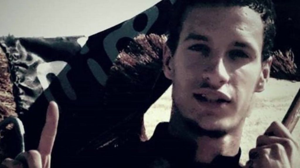 Shock over young footballer joining Islamic State - BBC News