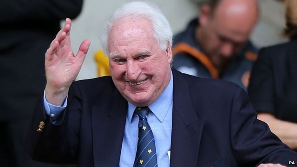 Sir Jack Hayward stand named at Wolverhampton Wanderers - BBC News