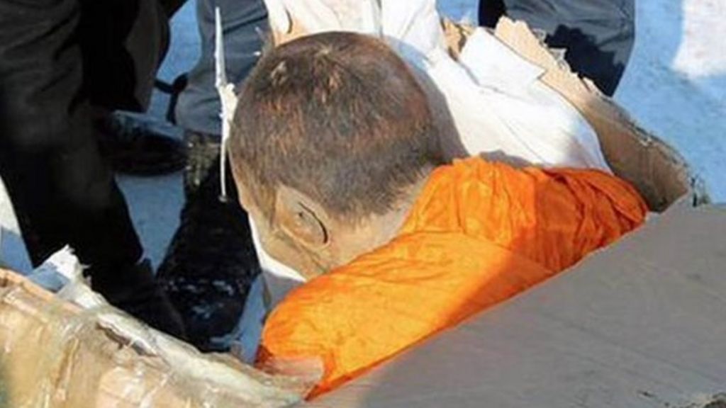 Mummified monk in Mongolia 'not dead', say Buddhists - BBC News