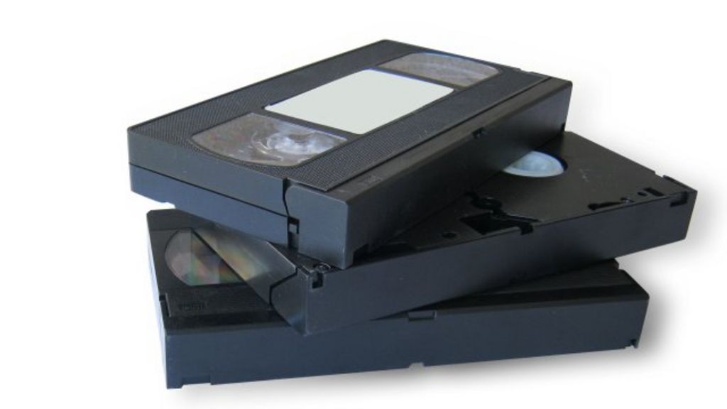 How do video and DVD rental stores still survive? - BBC News