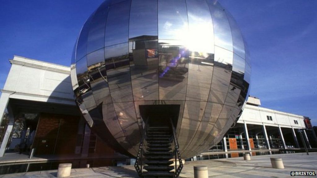 3D planetarium for At-Bristol centre - BBC News