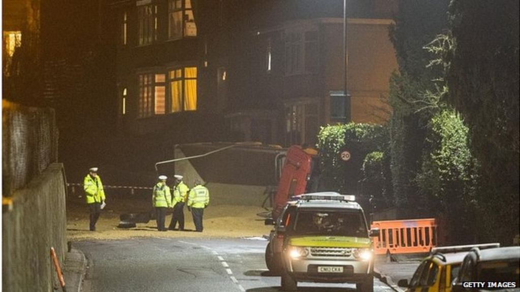 Bath tipper truck crash kills child and three adults - BBC News