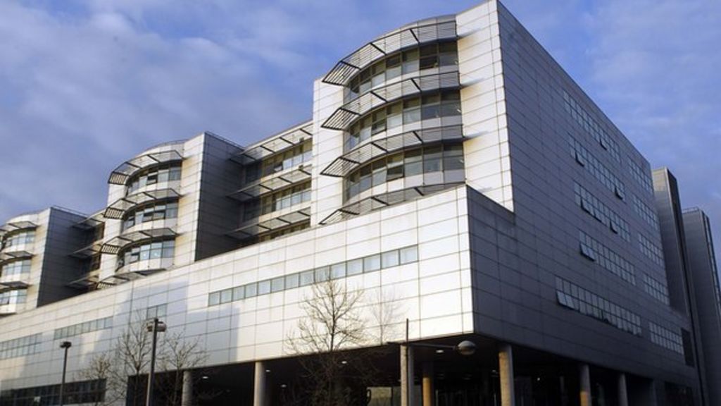 RVH Belfast: Police investigate 'unexplained death' of patient - BBC News