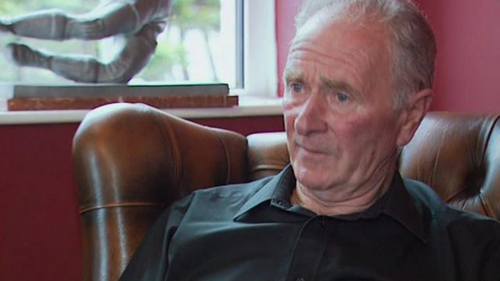 Archive: Harry Gregg speaks to BBC Newsline's Jackie Fullerton - BBC News