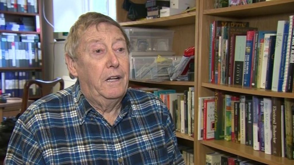 Austin Mitchell dismisses Grimsby election quote - BBC News