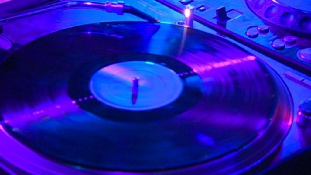 Clubbers working up a sweat before the morning rush hour - BBC News