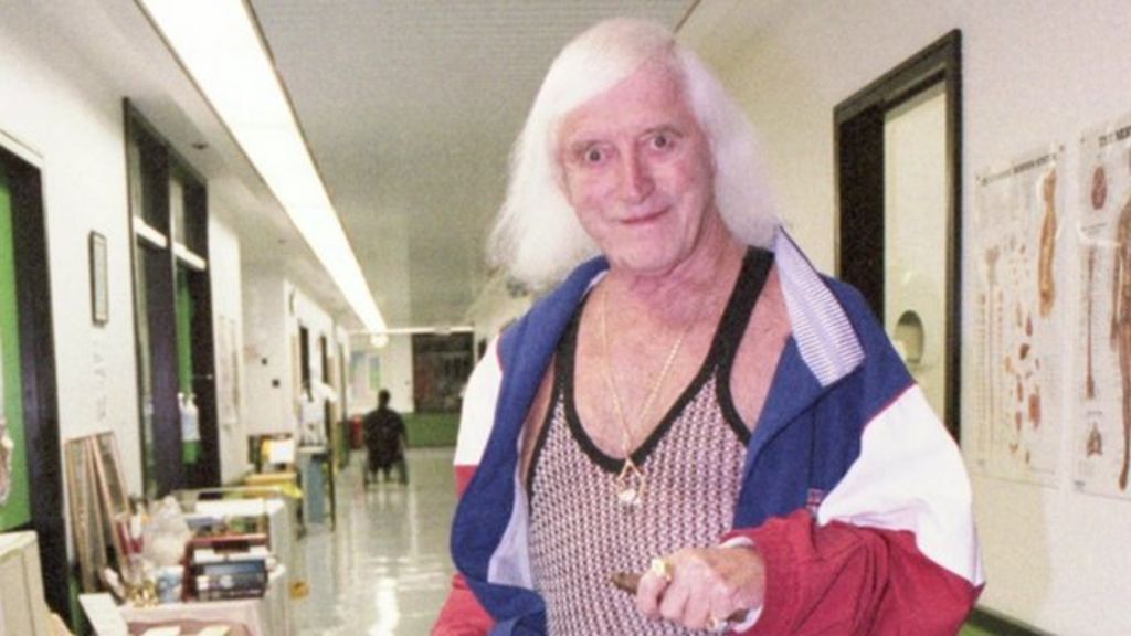 Savile abuse: Stoke Mandeville staff 'knew of abuse' - BBC News