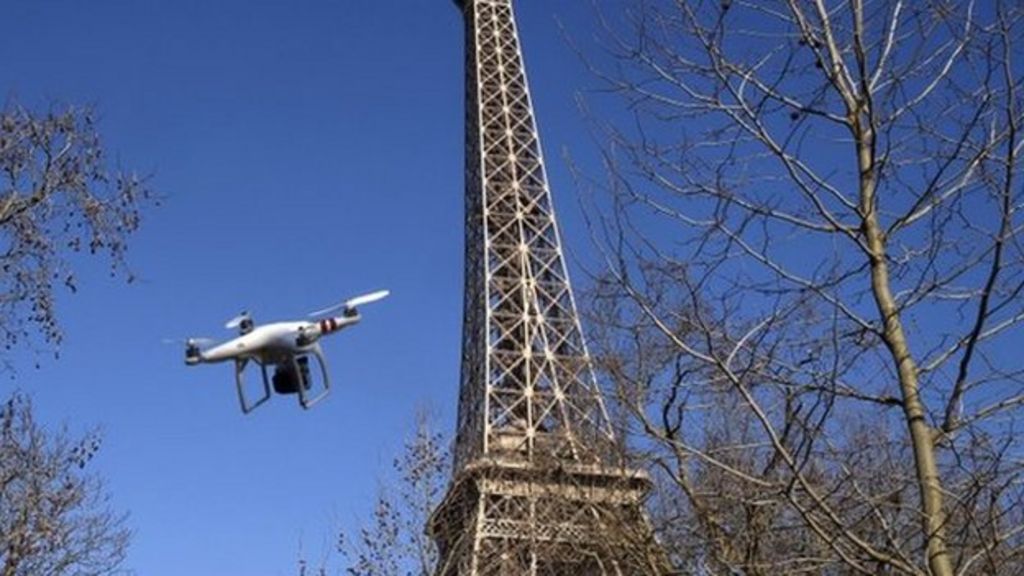 Paris drones: New wave of alerts - BBC News
