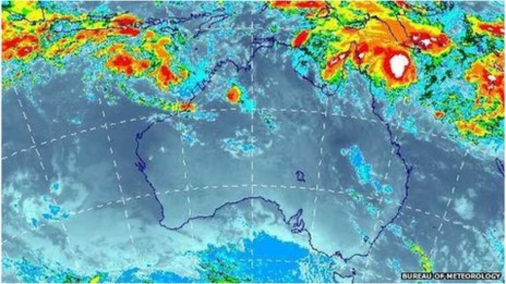 Australia braces for powerful cyclones - BBC News