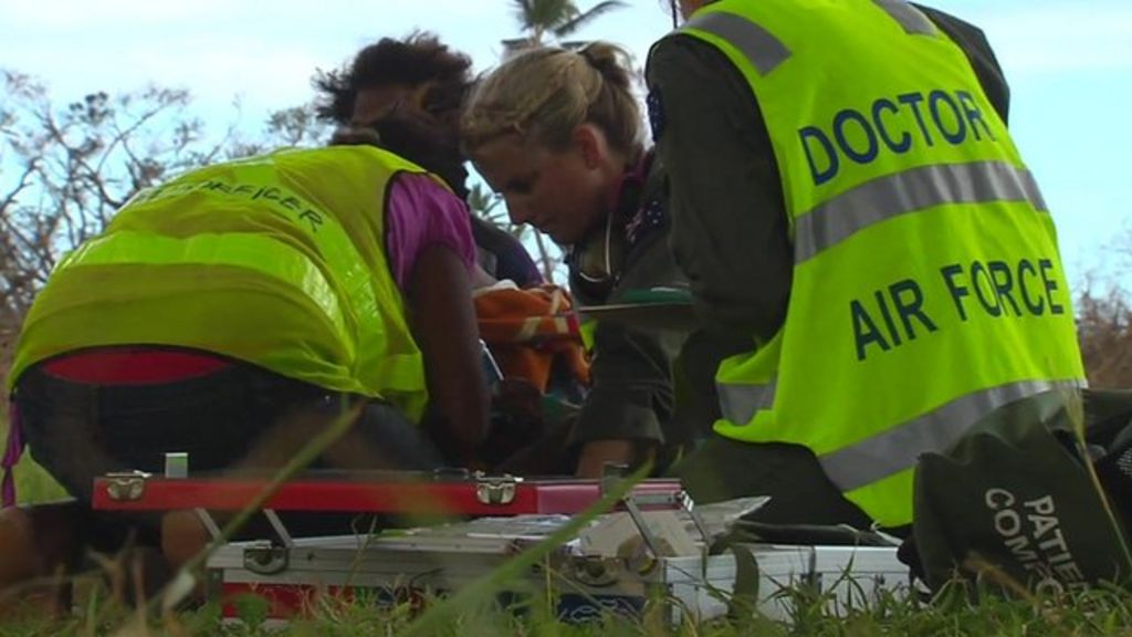 Cyclone Pam: Aid trickles in to remote island of Tanna - BBC News