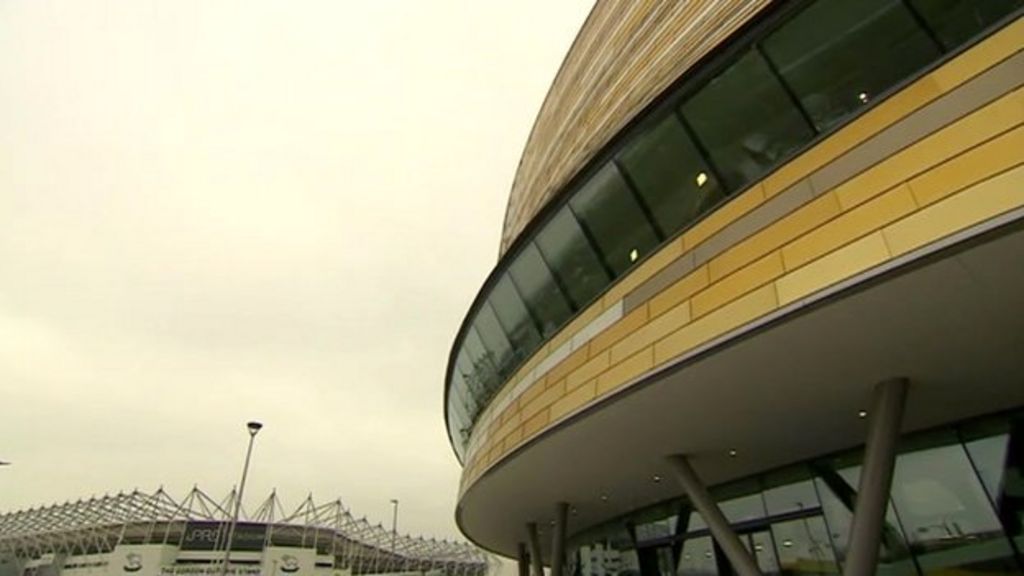 Derby Arena: Special guests at velodrome opening - BBC News