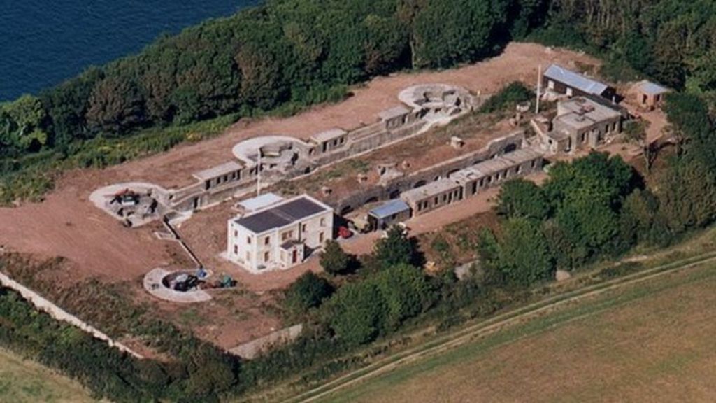 Victorian fort in Pembrokeshire opens doors to public - BBC News