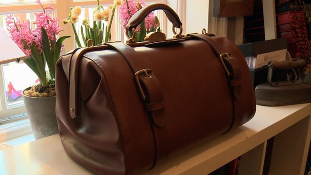 The $10,000 bag made in the US - BBC News