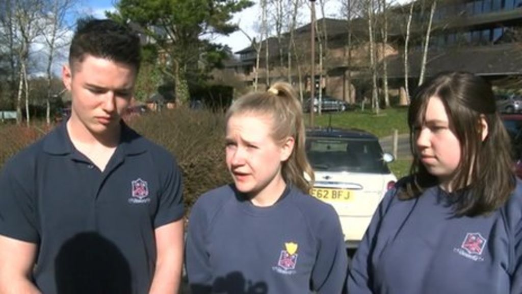 Powys school system shake-up plans agreed - BBC News