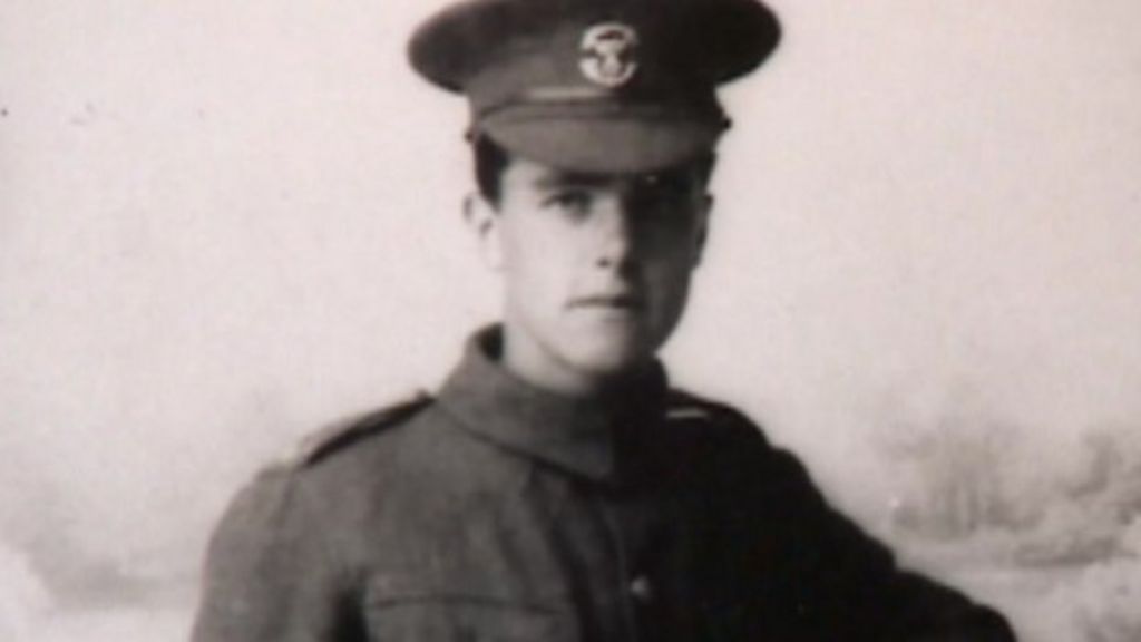 Family's pride at VC honour for Tipton WW1 soldier - BBC News