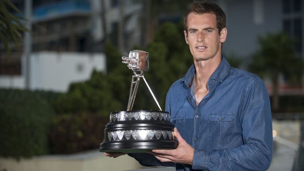 Andy Murray with SPOTY trophy - BBC Newsround