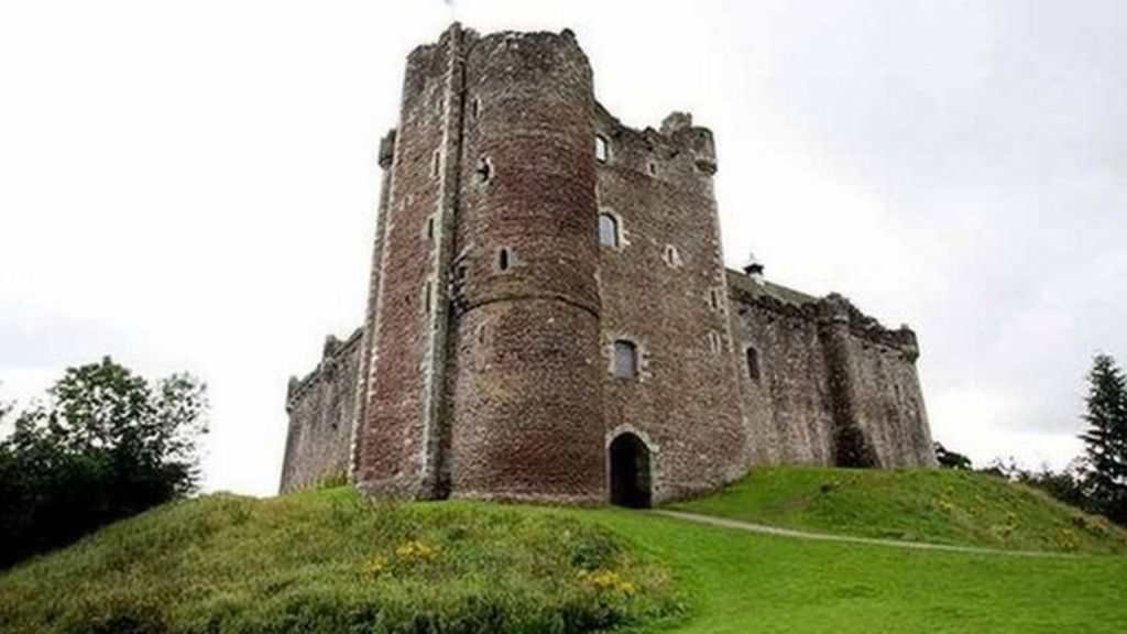 'Outlander effect' boosts tourism at Doune Castle - BBC News