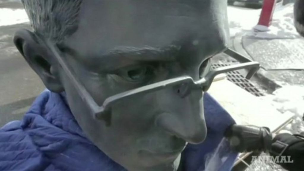 Snowden statue removed from New York park - BBC News