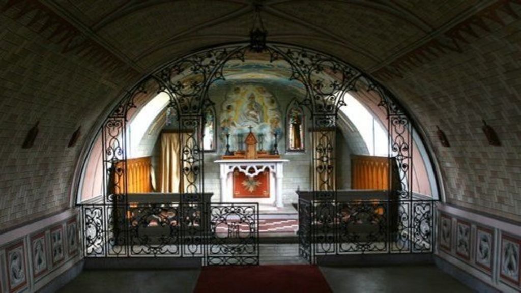 Art expert resumes Italian Chapel restoration work