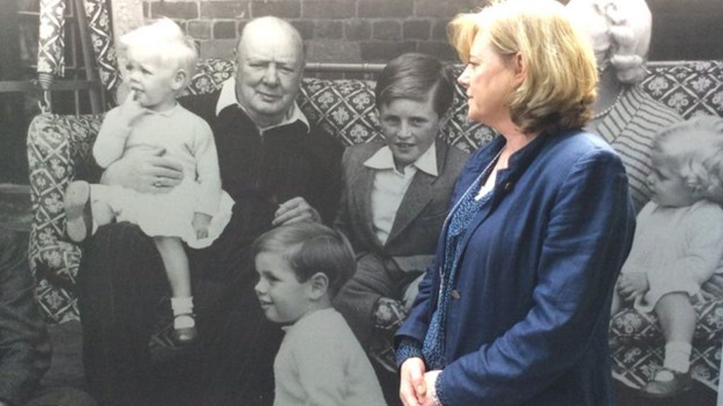 Churchill's granddaughter visits funeral train in York - BBC News