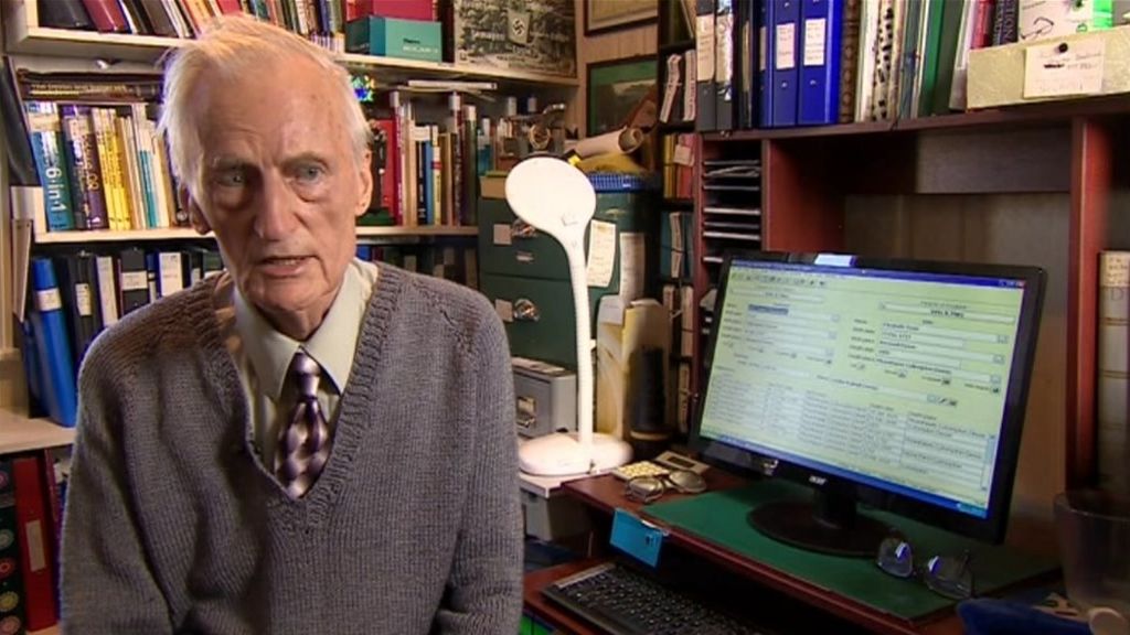Pensioner 'traces family tree back to King Alfred' - BBC News