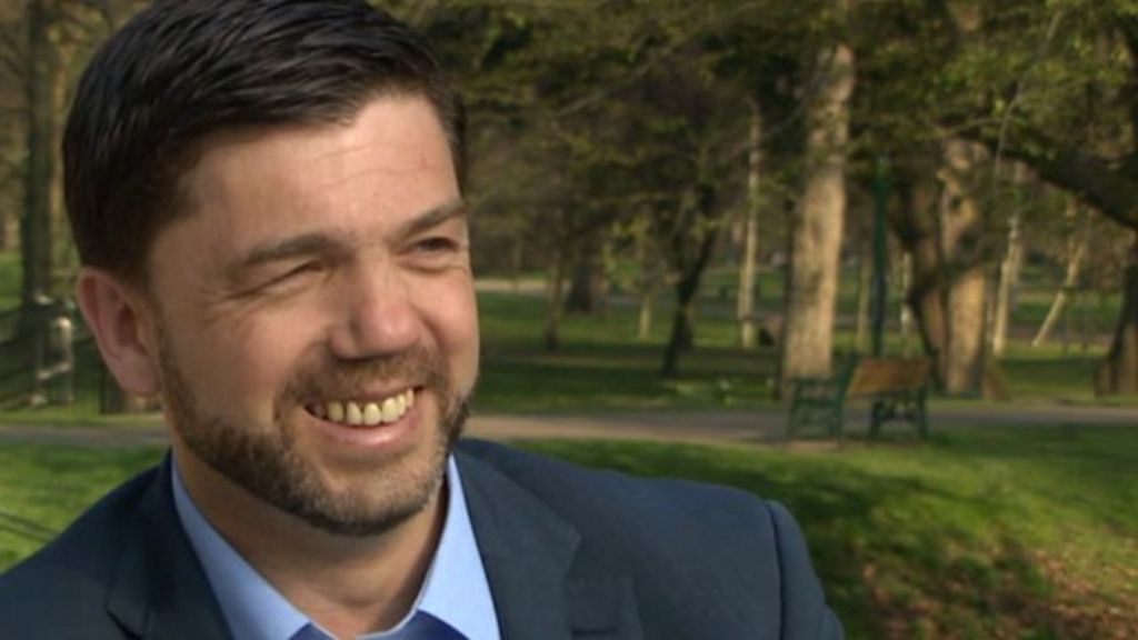 Election 2015: Stephen Crabb in 60 seconds - BBC News