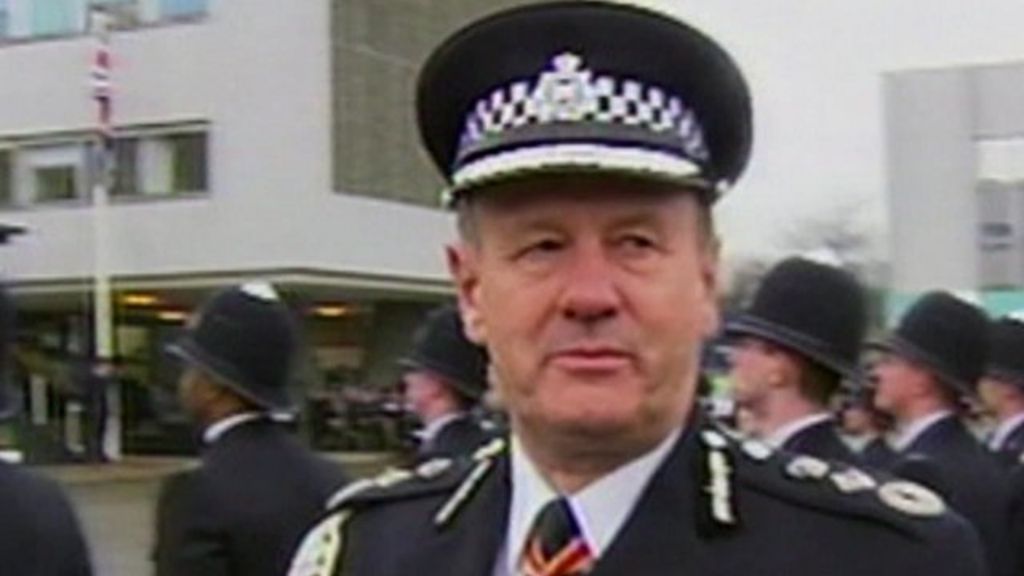 Former Met chief Lord Stevens under investigation - BBC News