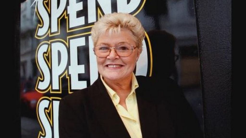 'Spend, spend, spend' Pools winner Viv Nicholson dies - BBC News
