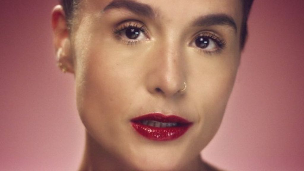 Jessie Ware's journey from 'not very good' journalist to Glastonbury ...
