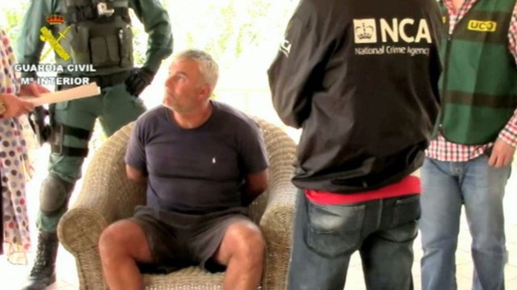Police video shows UK fugitive arrest in Alicante, Spain - BBC News