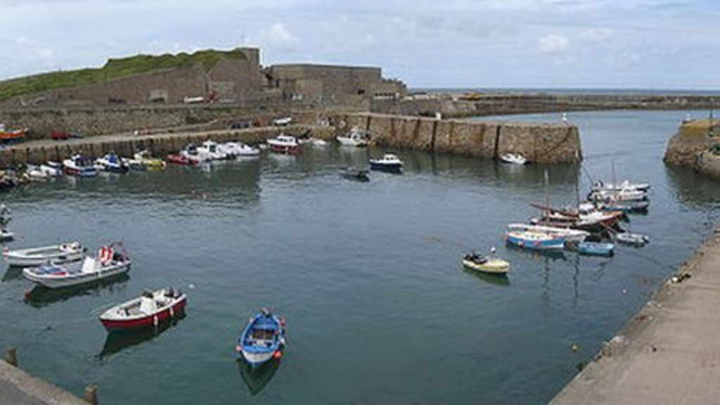 Alderney marina plan moves a step closer - BBC News