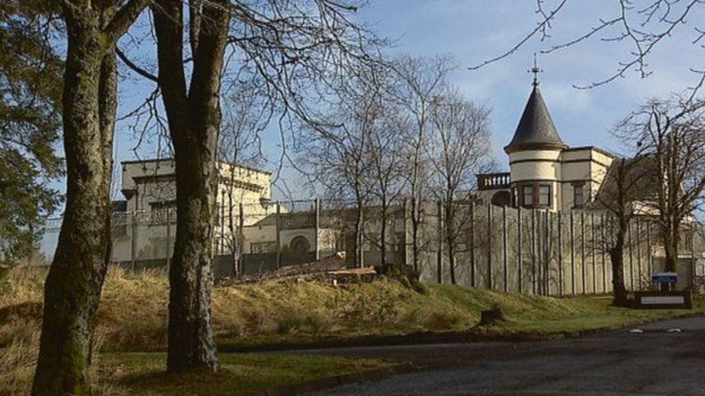 Prison watchdog concerned about Dungavel detainees - BBC News