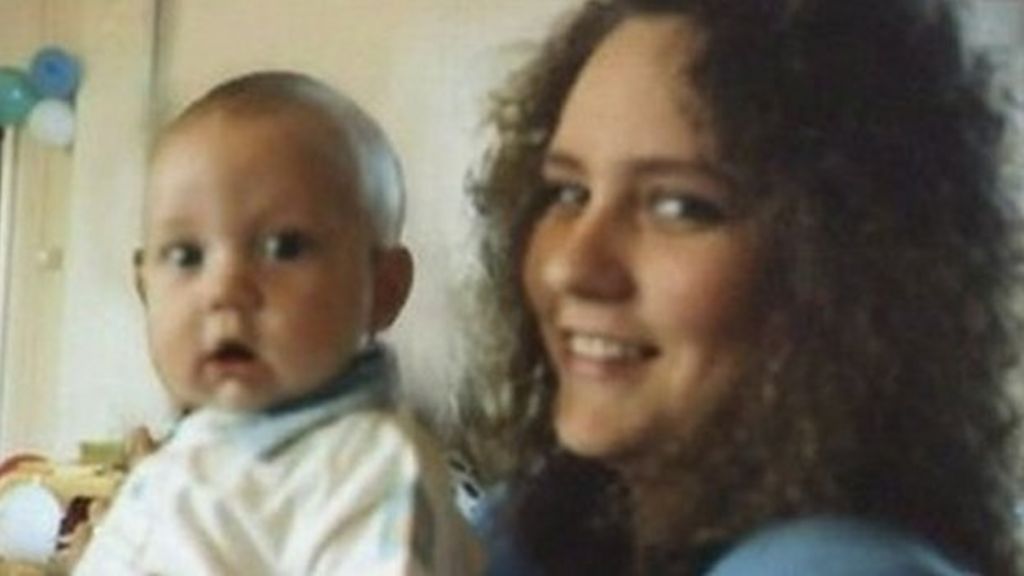 Missing Nicola Payne: Coombe Abbey Country Park lake searched - BBC News