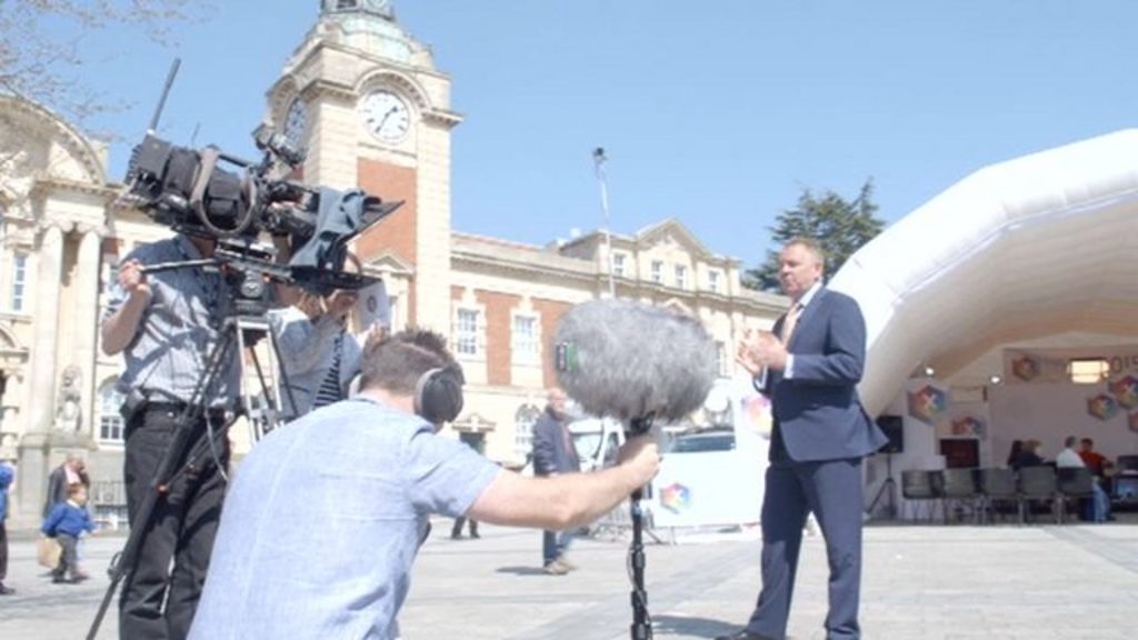 Election 2015: Behind the scenes of BBC Wales tent on tour - BBC News