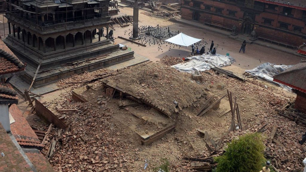 Nepal earthquake: Borders journalist describes devastation - BBC News