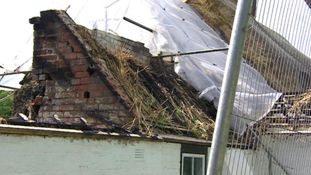 Andrew Main admits Oxfordshire arson attacks - BBC News