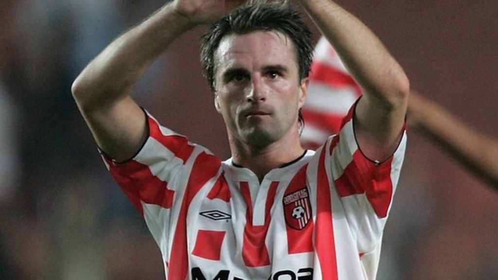 Oldham Athletic: Darren Kelly determined to win over doubters - BBC Sport